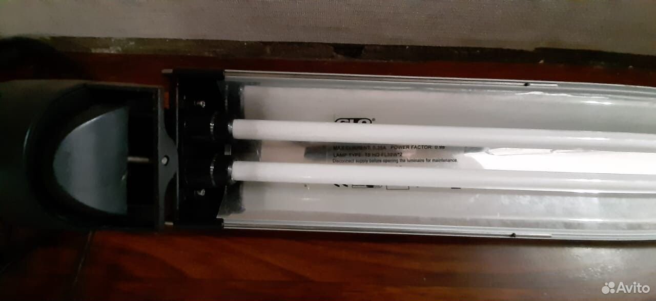 Светильник для аквариума Hagen glo Б/У