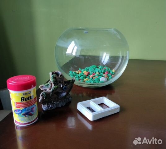 Аквариум 3л замок камни корм